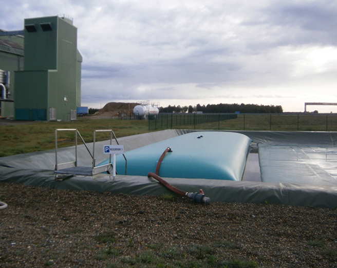 Flexible liquid fertilizers storage tanks